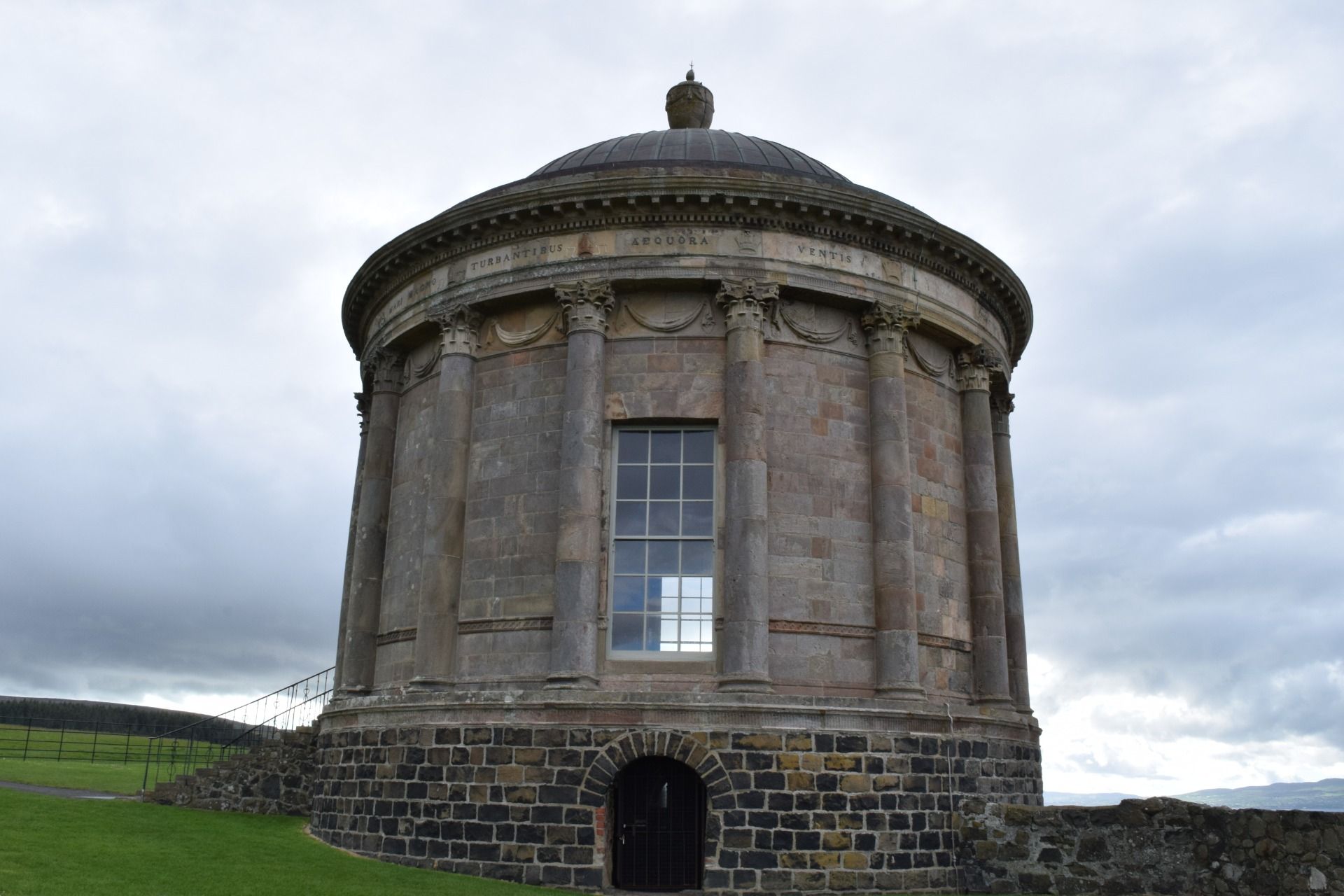 Downhill Demesne & Mussenden Temple - unique temple in Northern Ireland ...